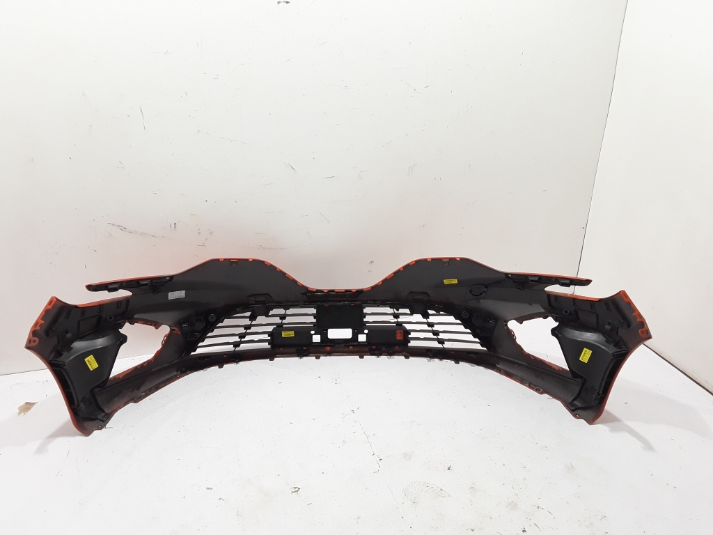 Used RENAULT Clio Front bumper 620220229R