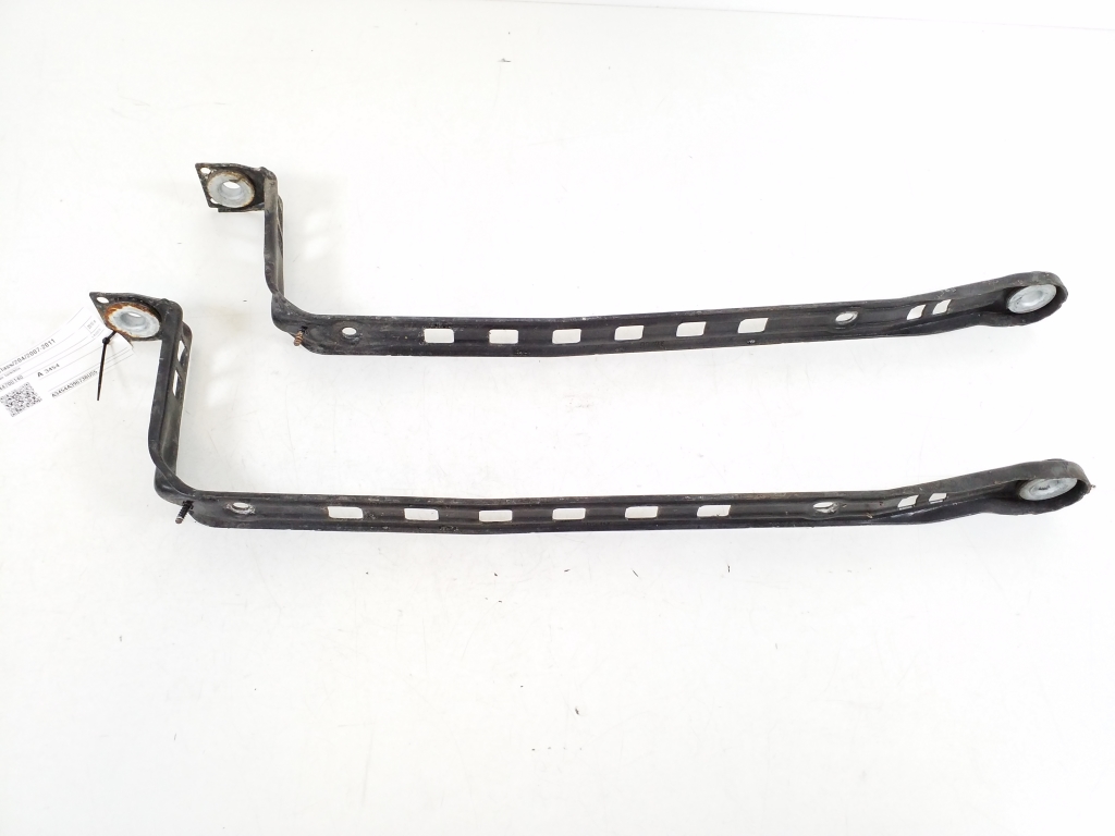 Used Mercedes Benz C-Class Fuel tank holder A2044700140