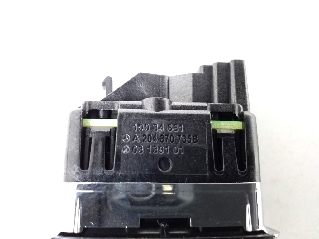 Used Mercedes Benz C-Class Rear side door glass switch A2048707358