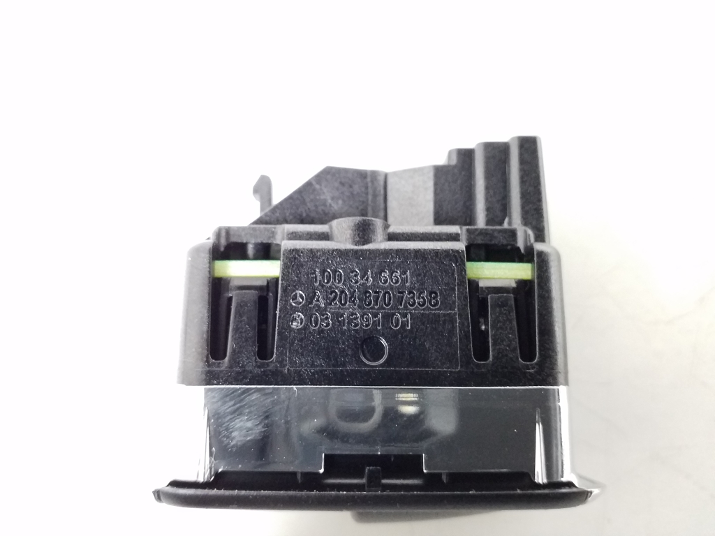 Used Mercedes Benz C-Class Rear side door glass switch A2048707358