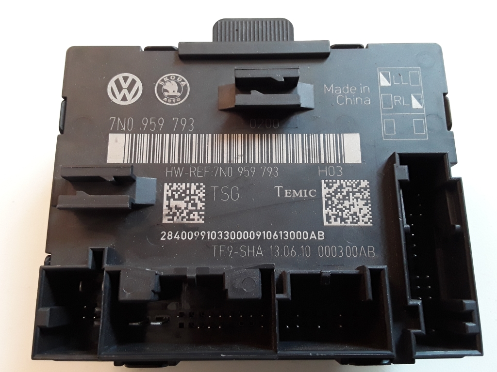 Used Skoda Yeti Front door control unit 7N0959793