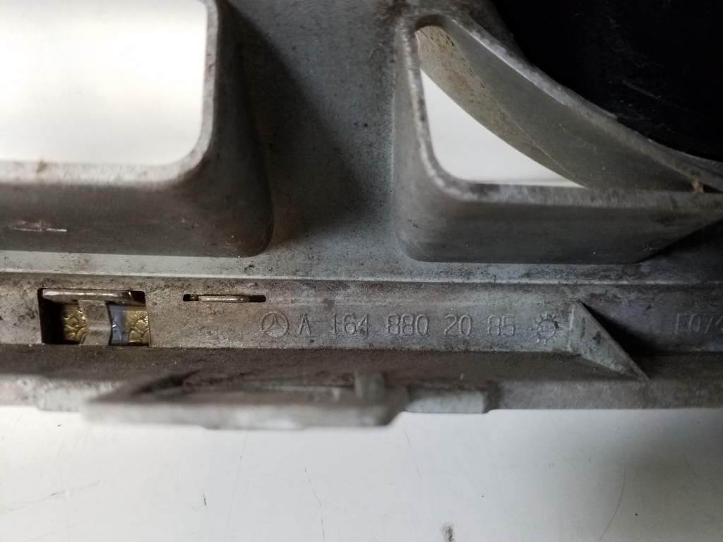 Used Mercedes Benz ML-Class Front grille A1648801985