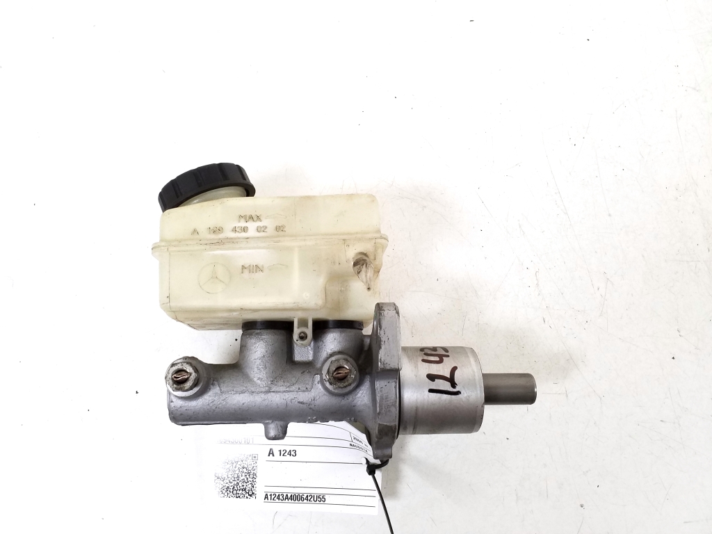 Used Mercedes Benz A-Class Master cylinder A1694300101