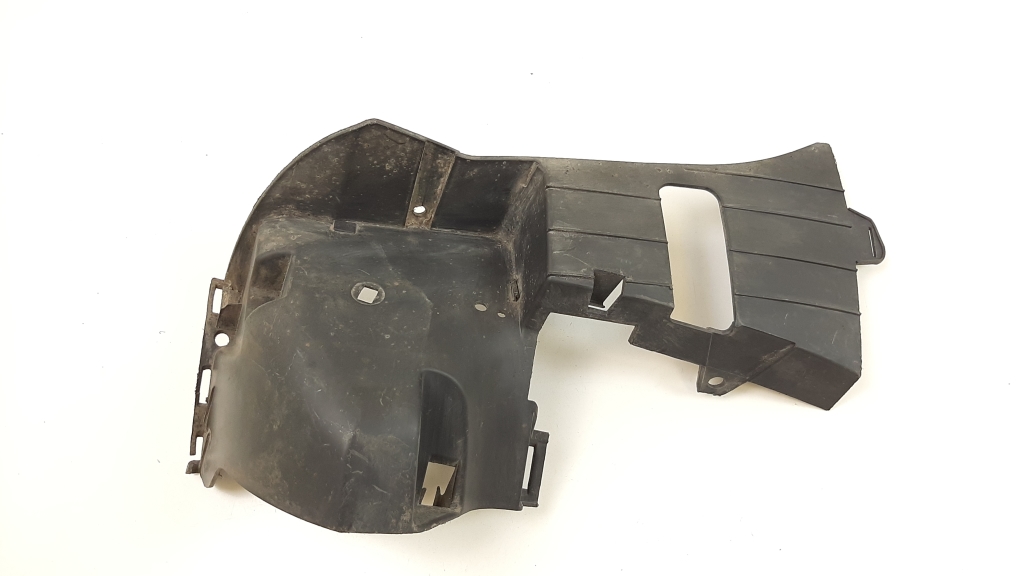 Naudotas Mercedes Benz ML-Class Priekinio bamperio kita detalė A1668850124