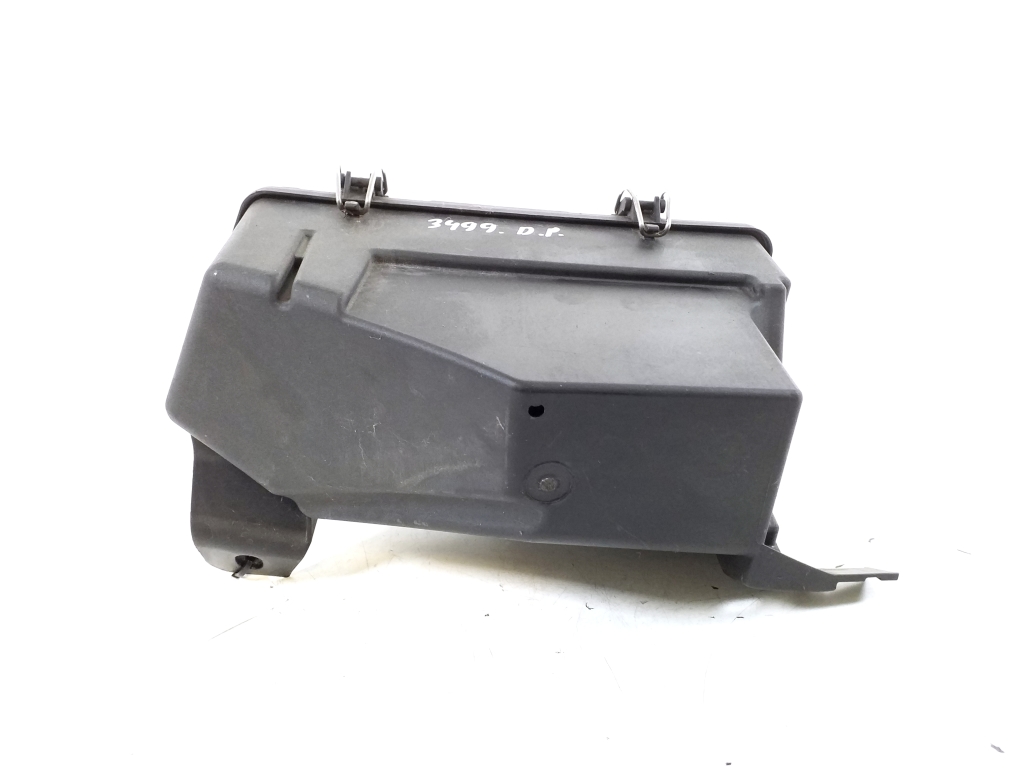 Naudotas Mercedes Benz ML-Class Saugiklių bloko korpusas po variklio ...