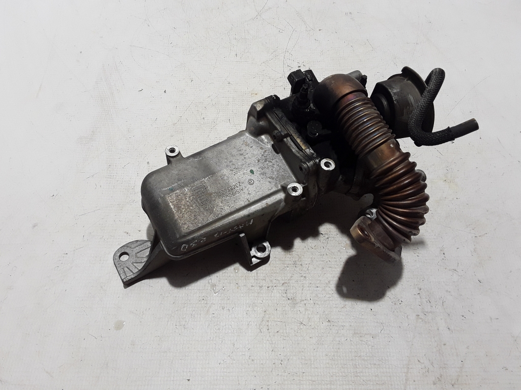 Used RENAULT Master EGR valve cooler 147351186R