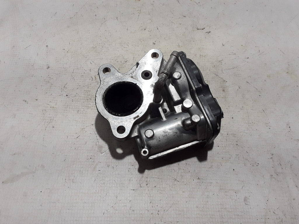 Used RENAULT Master EGR valve 147109869R