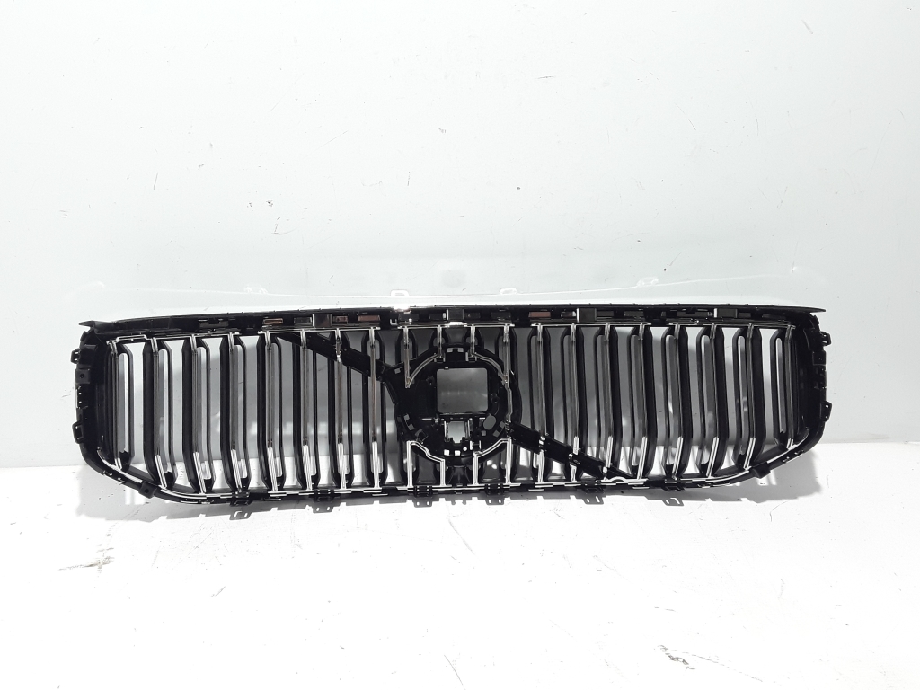 Naudotas VOLVO XC40 Priekinės grotelės 32291463