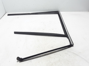 Naudotas VOLVO XC90 Galinių šoninių durų juostelė prie stiklo išorinė ...