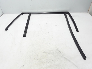 Naudotas VOLVO XC90 Galinių šoninių durų juostelė prie stiklo išorinė ...