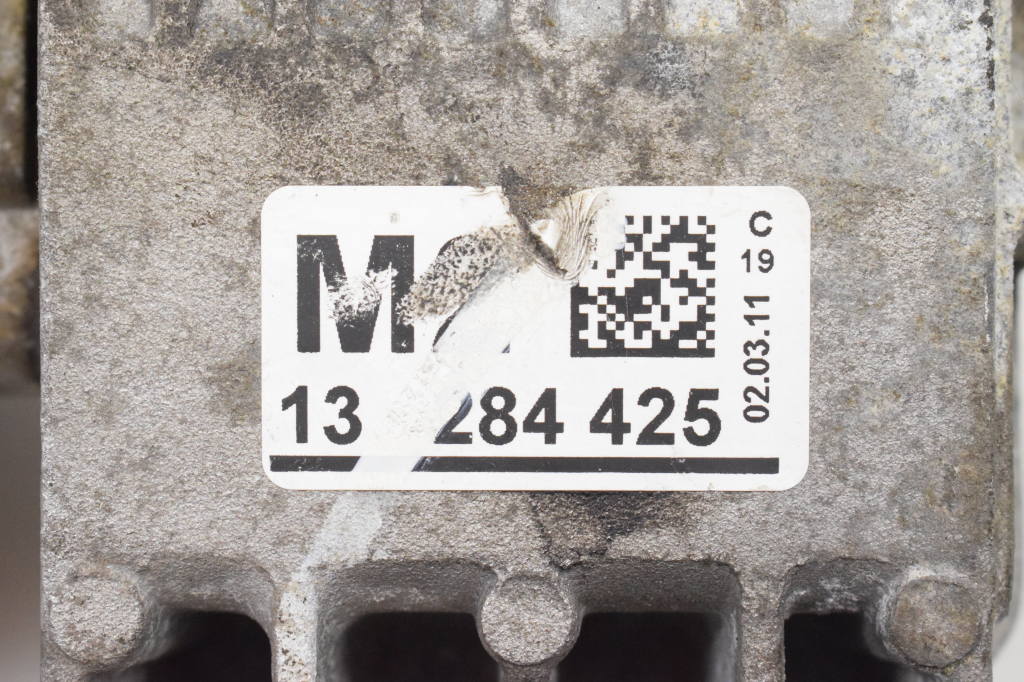 Used Chevrolet Orlando Gearbox holder 13284425