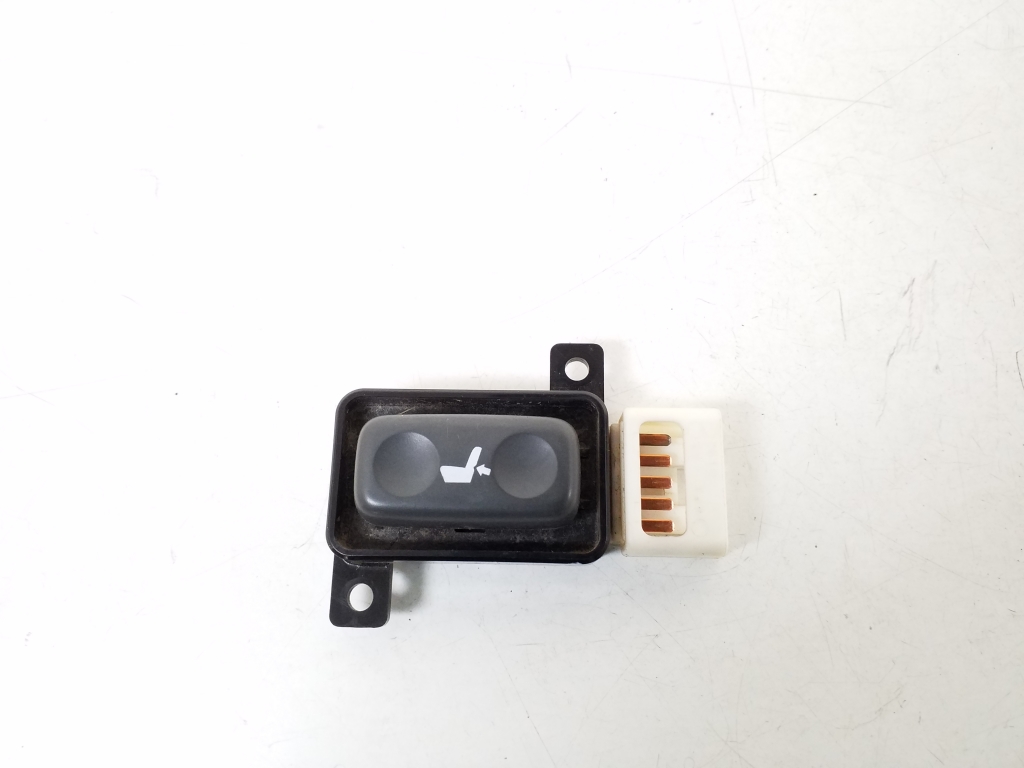 Used TOYOTA Land Cruiser Front seat control switch in the seat 84920-60050