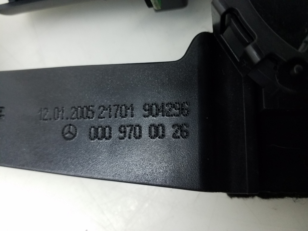 Used Mercedes Benz CLS-Class Other part of the front seat A0009700026