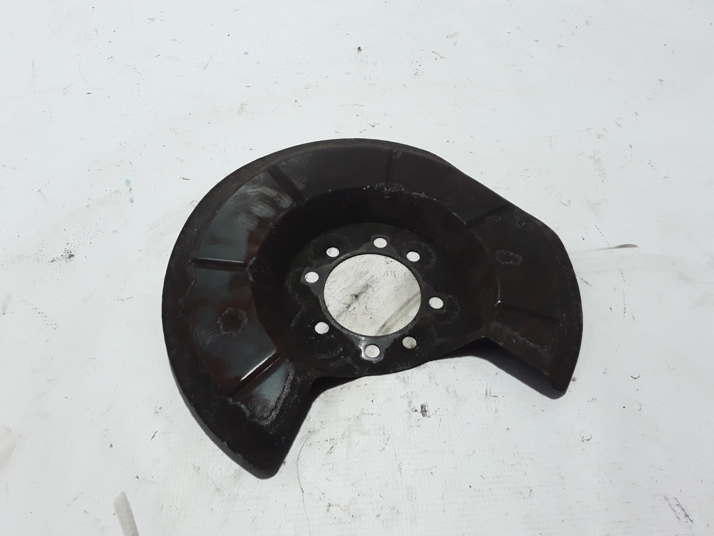 Used VOLVO C30 Rear hub protection 30666360