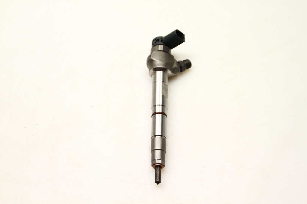 Used Volkswagen Tiguan Fuel injector 04L130277AC