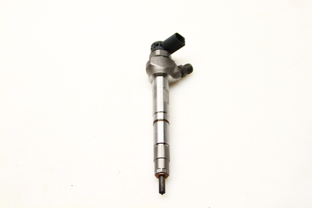 Used Volkswagen Tiguan Fuel injector 04L130277AC
