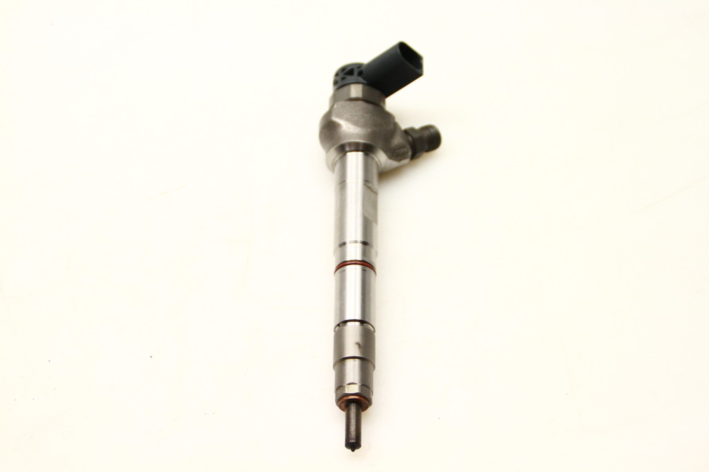 Used Volkswagen Tiguan Fuel injector 04L130277AC