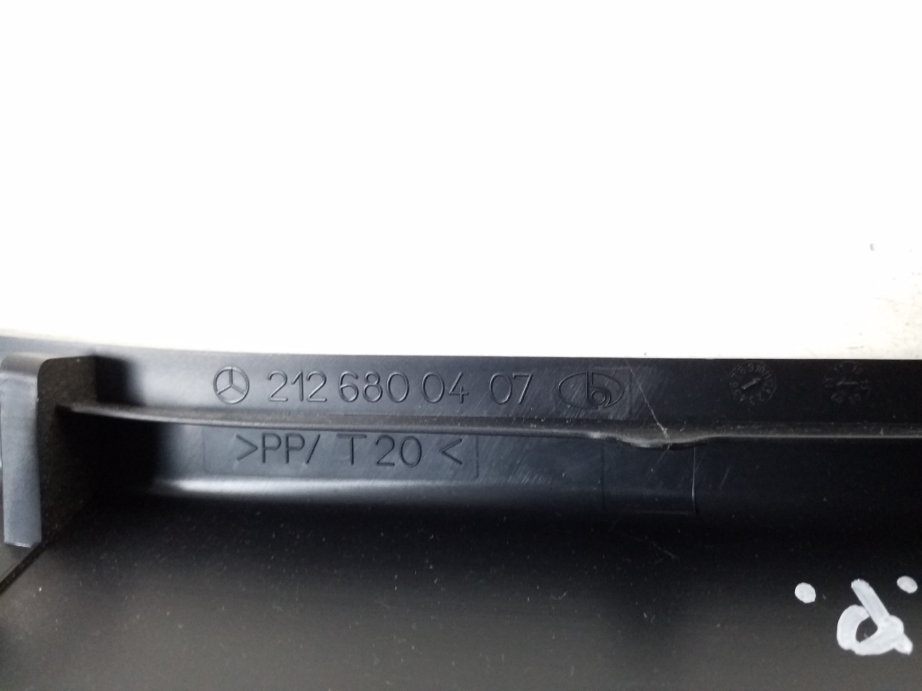 Naudotas Mercedes Benz E-Class Salono panelės kita detalė A2126800407