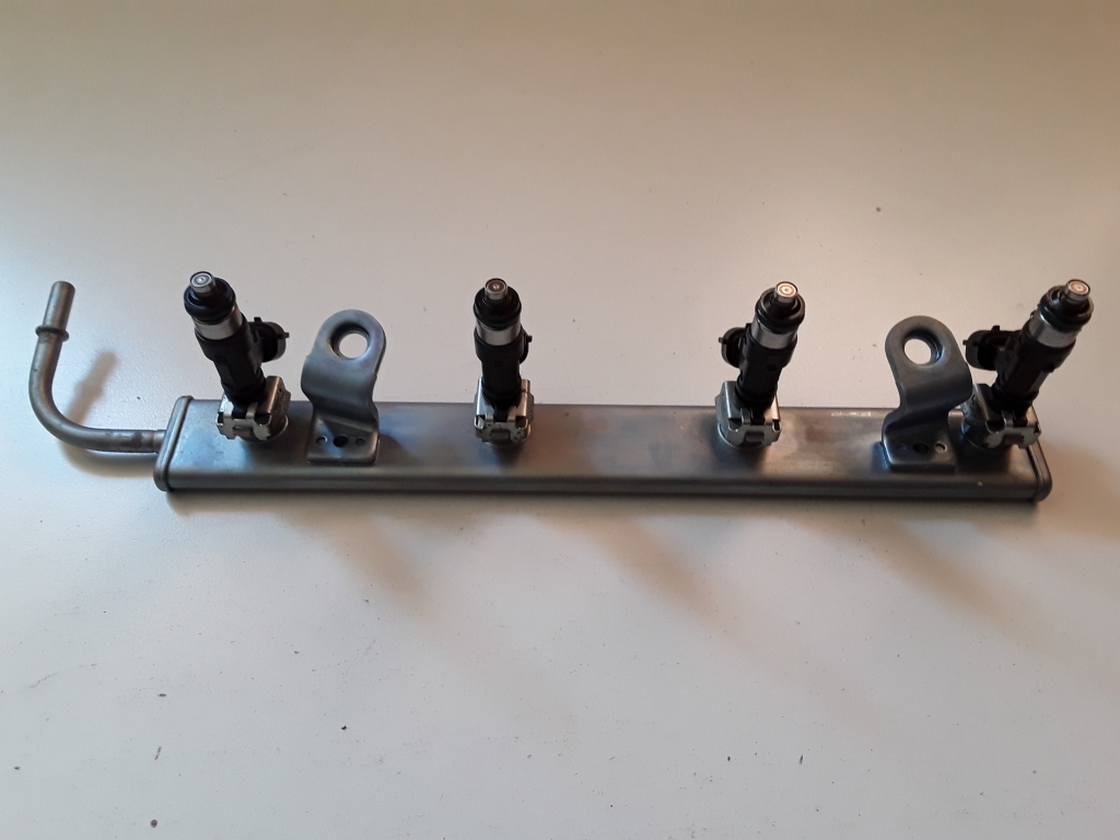 Used Mitsubishi ASX Fuel injector and its parts 1465A331