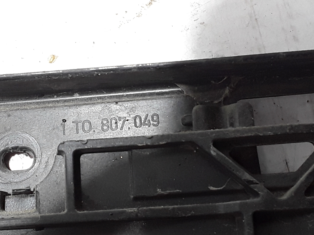 Used Volkswagen Caddy Front bumper bracket 1T0807049