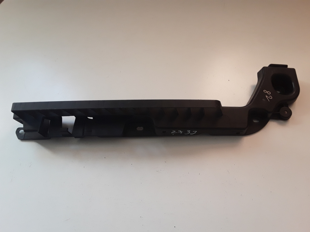 Used Skoda Fabia Rear bumper bracket 6V6807864