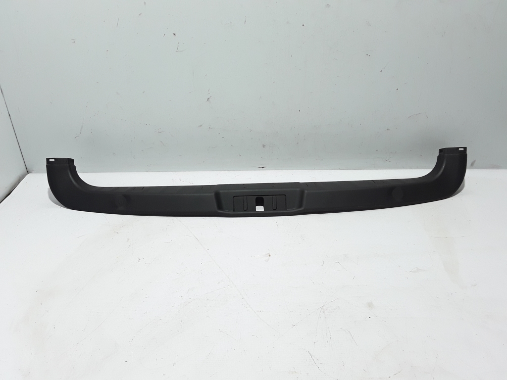 Used BMW 5 SERIES Rear panel interior trim 7201653
