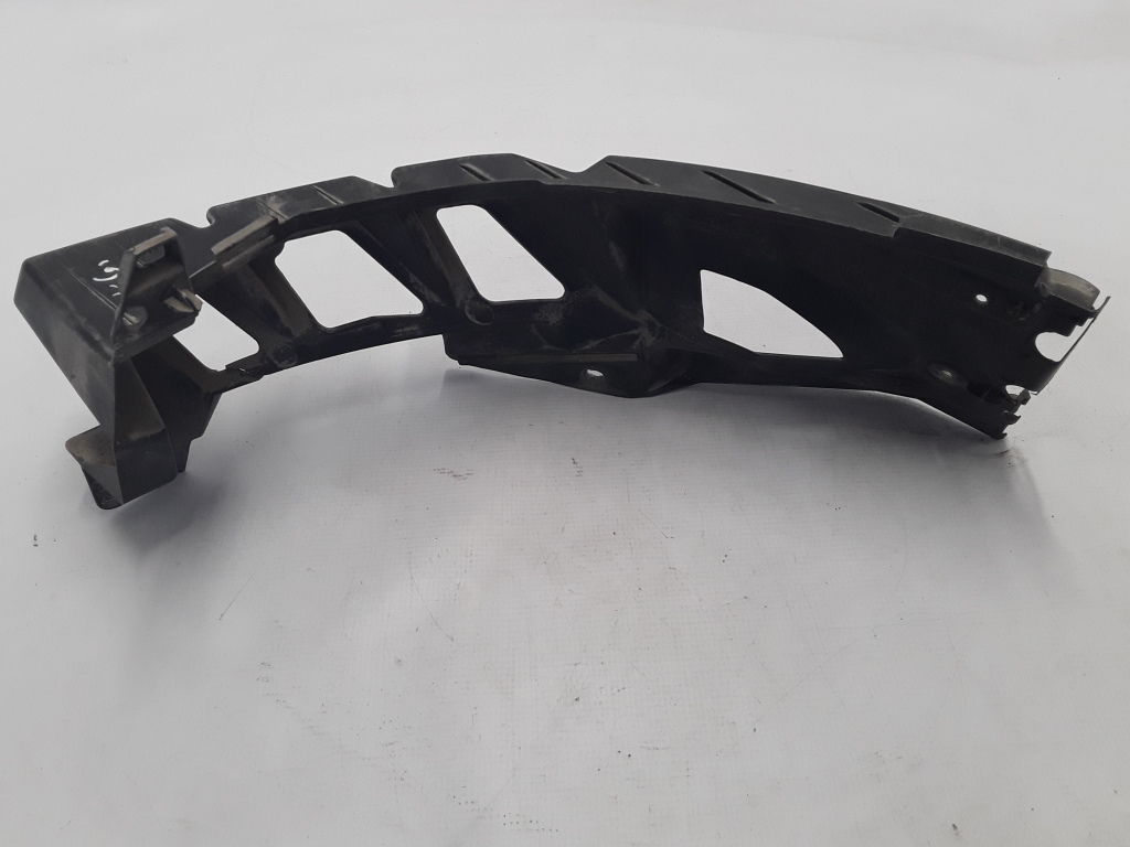 Used RENAULT Megane Rear bumper bracket 8200074438