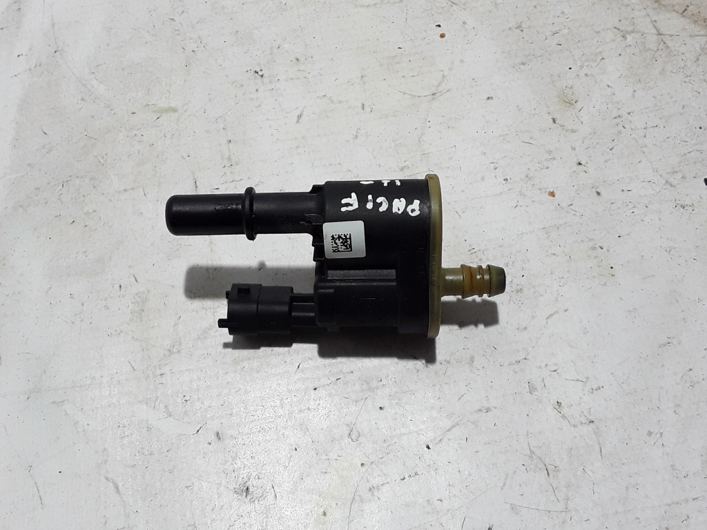 Used Chrysler Pacifica Valve other 04627694AA