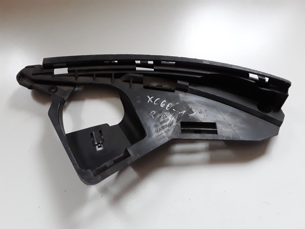 Used VOLVO XC60 Headlamp holder 30763434