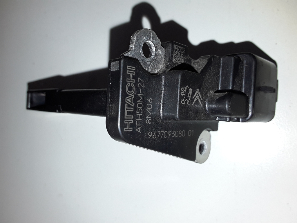 Used Peugeot 508 Air flow sensor 9677093080