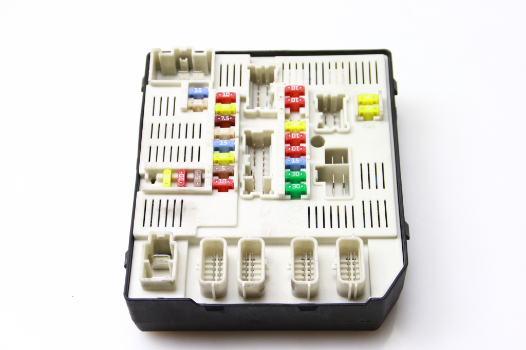 Used RENAULT Megane Fuse blocks 284B61871R