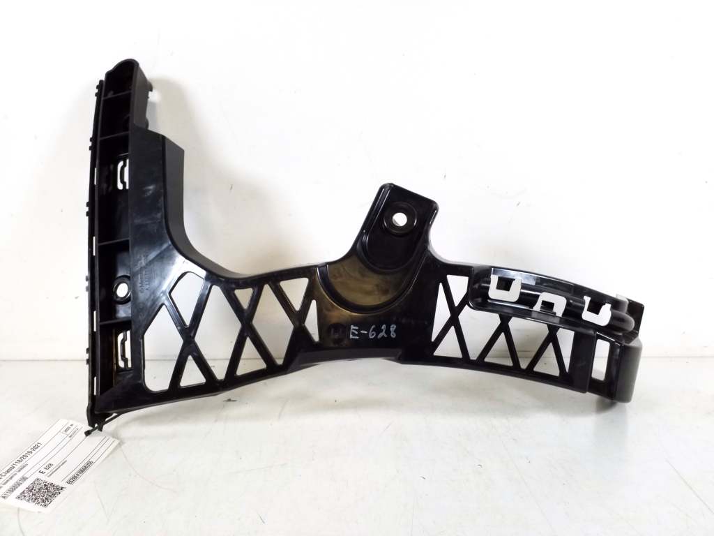 Used Mercedes Benz CLA-Class Rear bumper bracket A1188850100