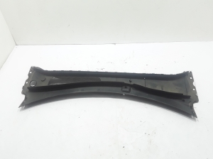 Naudotas VOLVO XC90 Priekinio valytuvo mechanizmo apdaila prie stiklo ...