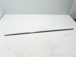 Naudotas VOLVO XC90 Priekinių durų juosta prie stiklo išorinė 31688693