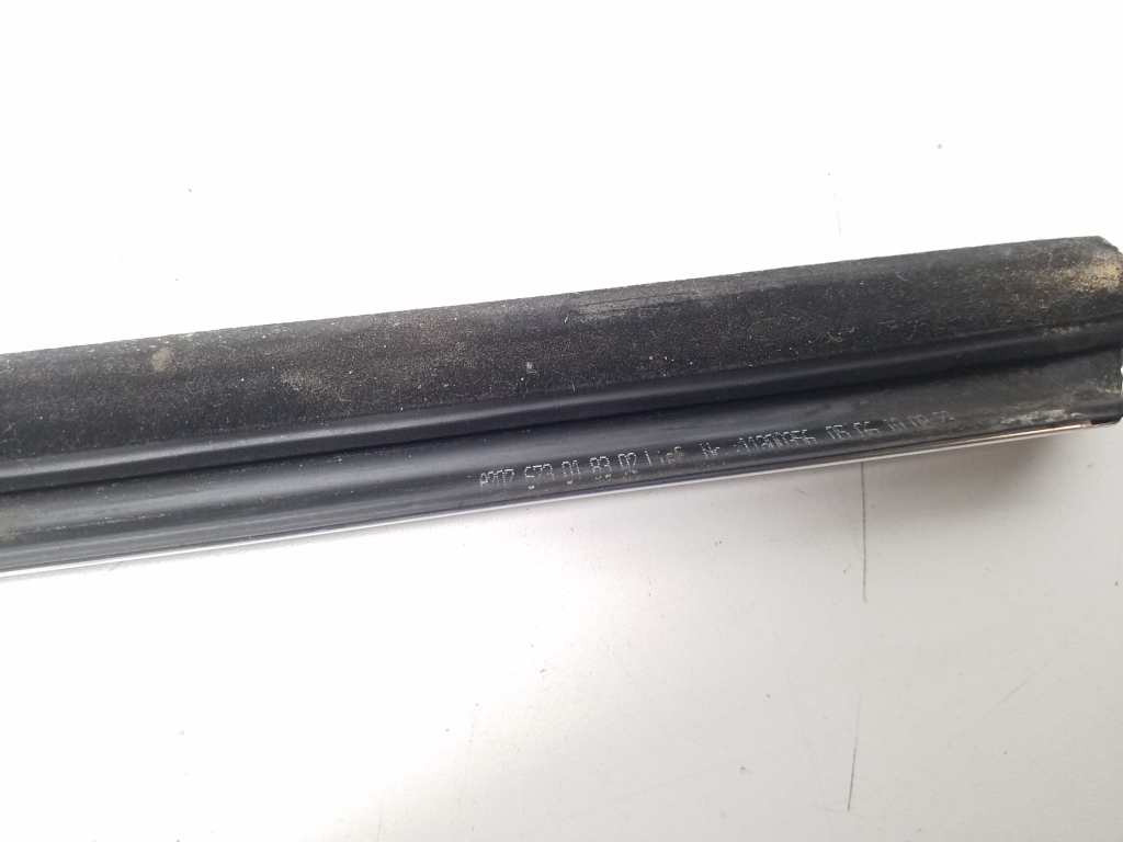 Used Mercedes Benz E-Class Rear wing fork strap outer A2076730183