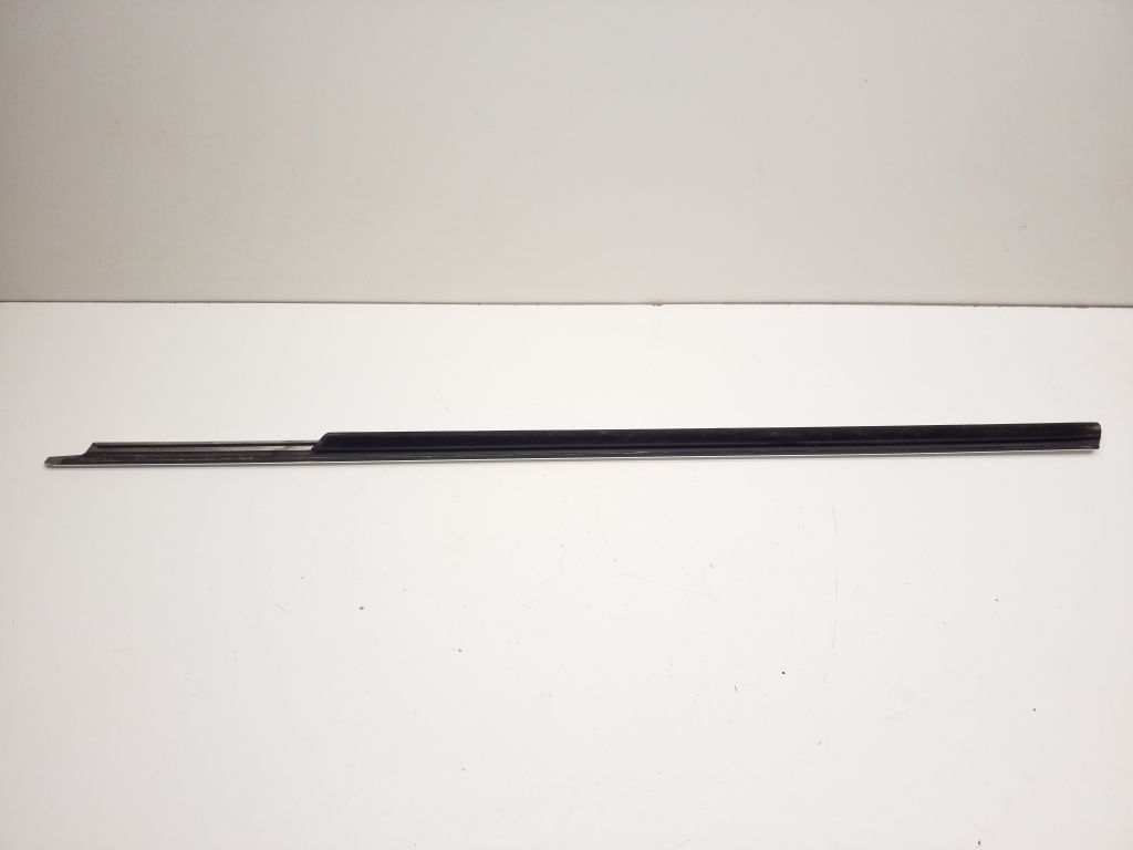 Used Mercedes Benz E-Class Rear wing fork strap outer A2076730183