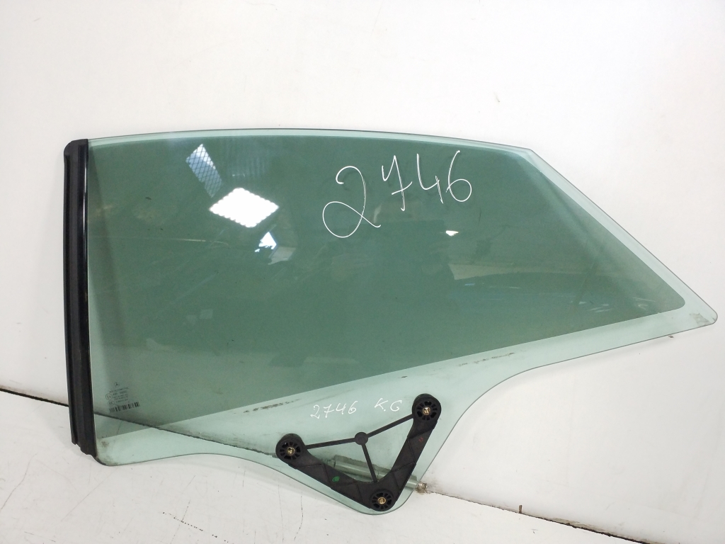 Used Mercedes Benz E-Class Glass rear wing fort A2076700110