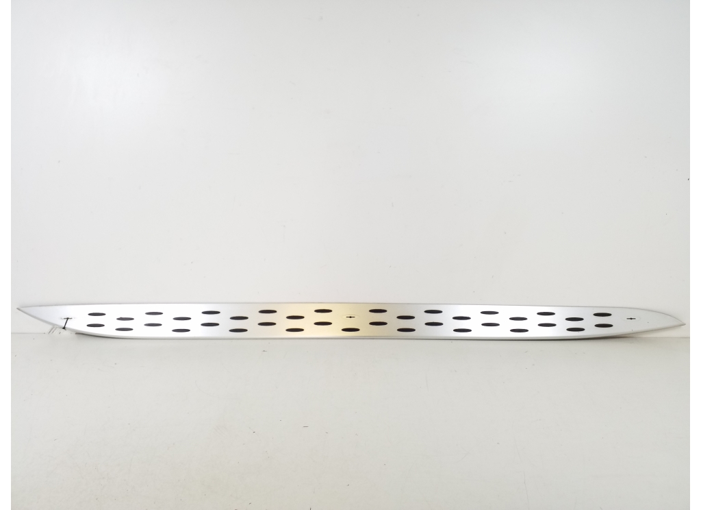 Used Mercedes Benz GLC-Class Another detail of the exterior sill trim ...