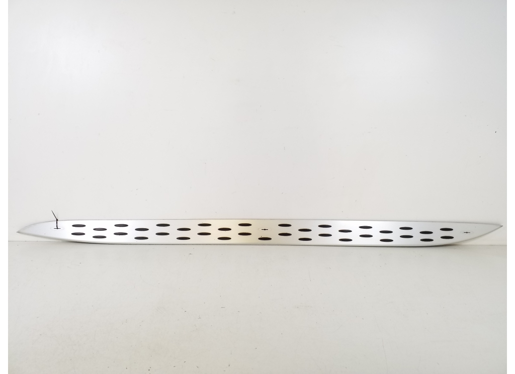 Used Mercedes Benz GLC-Class Another detail of the exterior sill trim ...