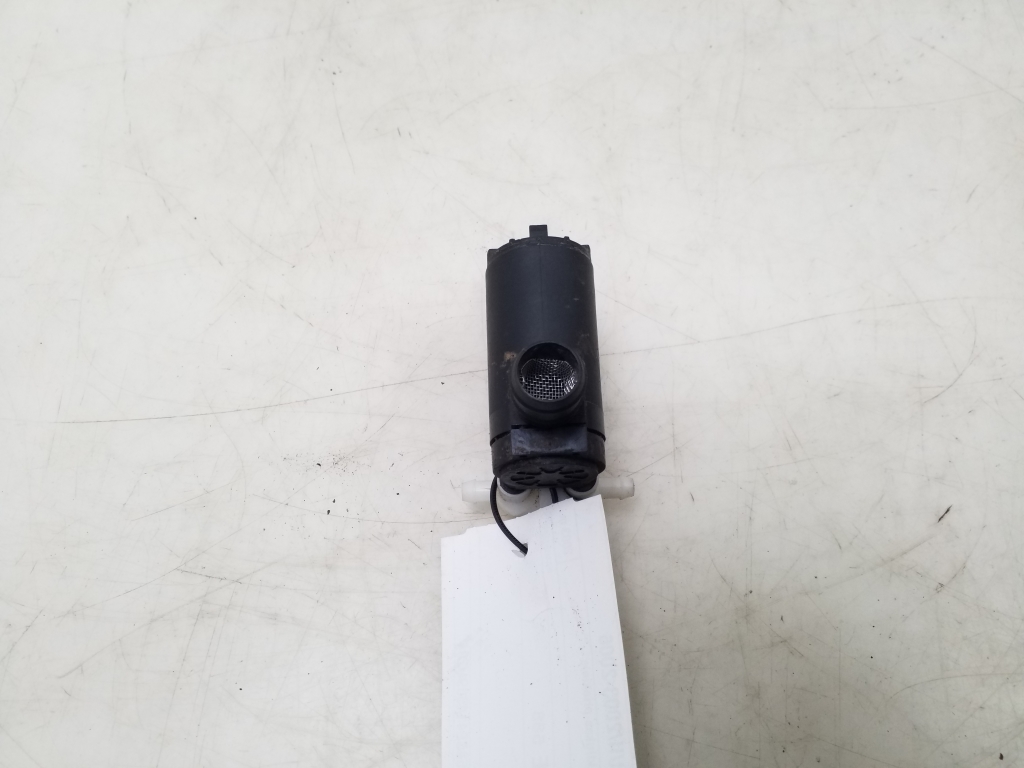 Used Hyundai Accent Front window washer motor 9851025100