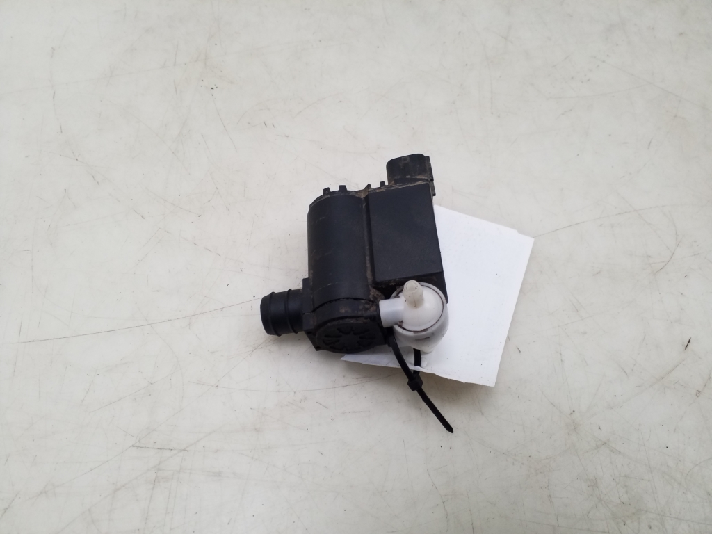 Used Hyundai Accent Front window washer motor 9851025100