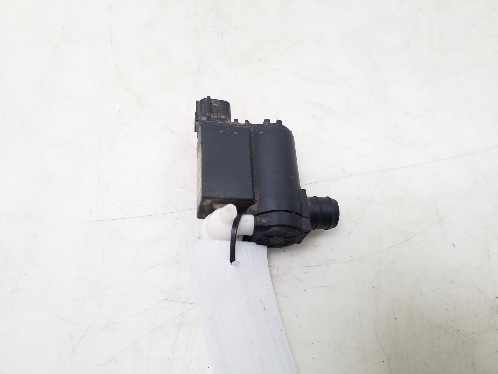 Used Hyundai Accent Front window washer motor 9851025100