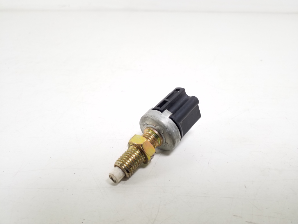 Used TOYOTA Corolla Brake switch to pedal 84340-32050