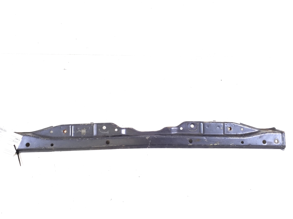 Used TOYOTA Hilux The middle part of the front frame 53205-0K010