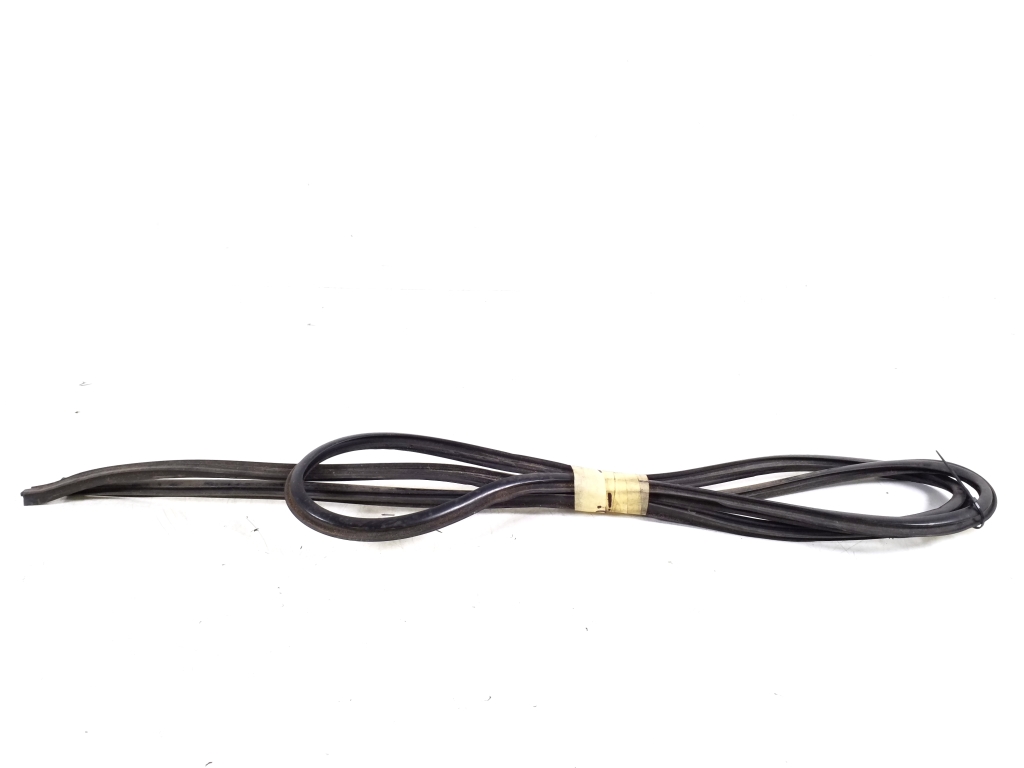 Used TOYOTA Hilux Windscreen rim 56117-0K010