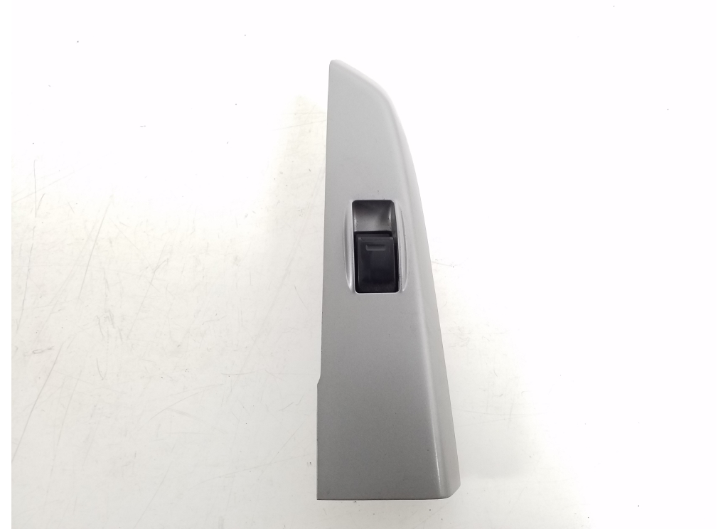 Used TOYOTA Hilux Rear side door glass switch 84810-0K010