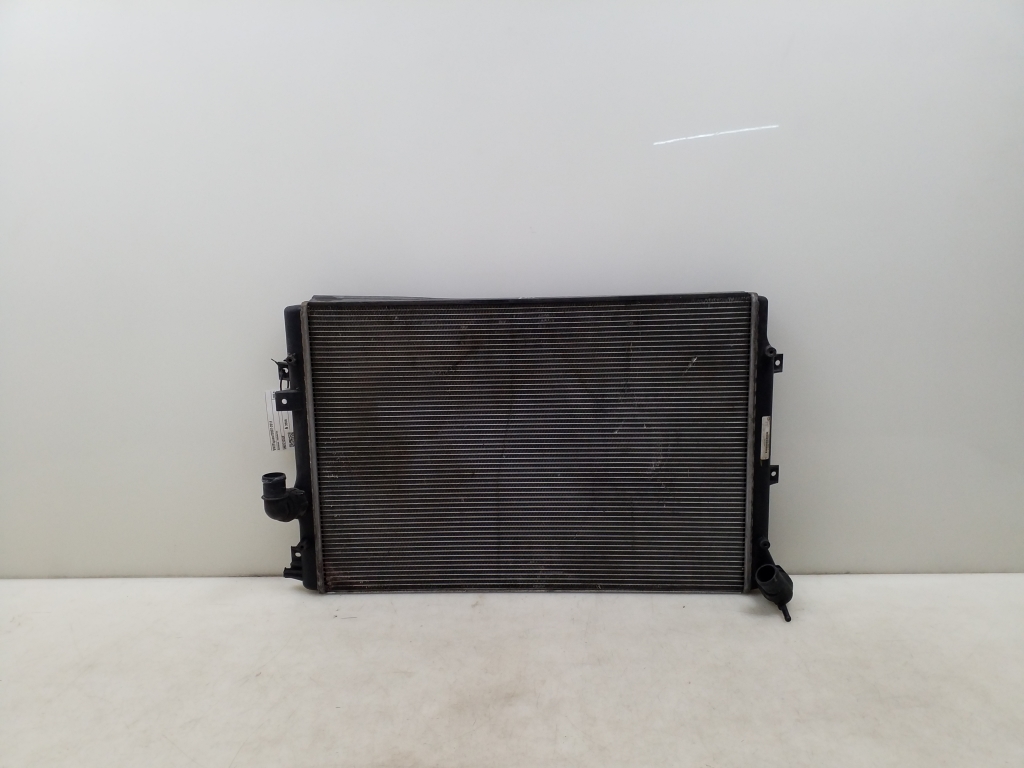 Used Volkswagen Tiguan Cooling radiator 5N0121253F