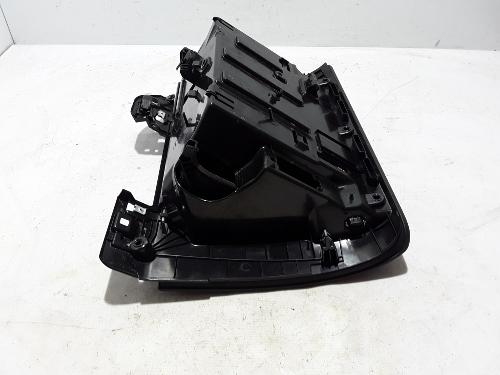 Naudotas VOLVO XC60 Salono daiktadėžė 31417596