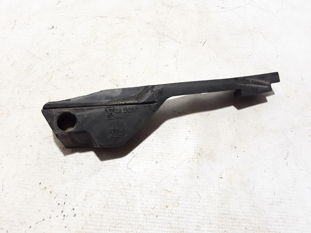 Naudotas VOLVO XC60 Kita detalė po variklio gaubtu 32244401