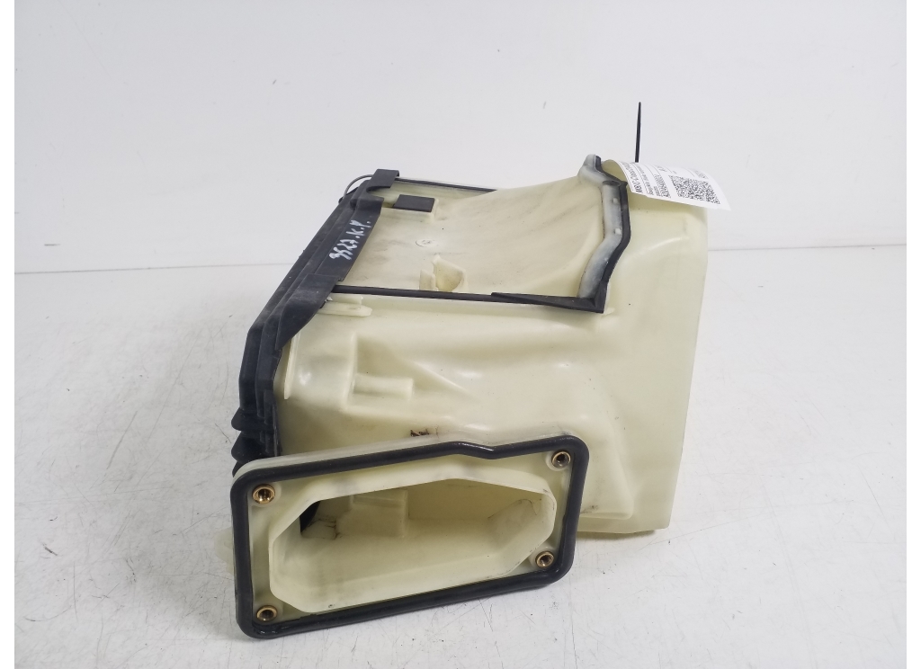 Used Mercedes Benz C-Class Fuse box housing under the hood A2045400024